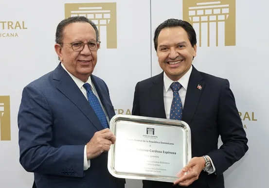 PUCMM se alza con primer y tercer lugar en concurso del Banco Central ...